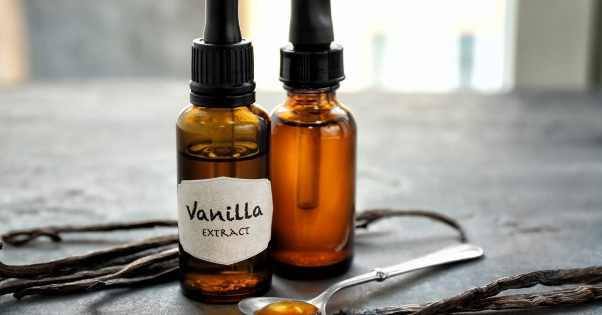 Homemade Vanilla Extract - Easy Recipe for Home Cooks